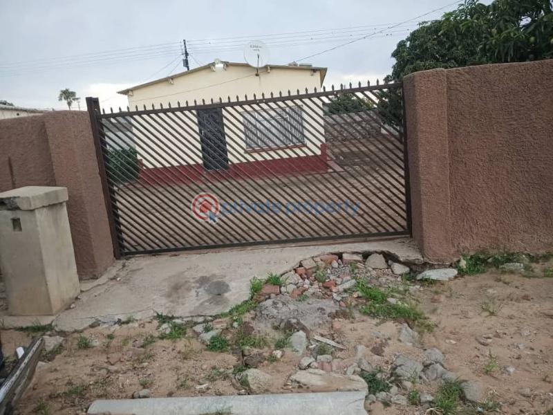 3 bedroom Houses For Sale Gwabalanda , Luveve 4 Bulawayo Luveve ...