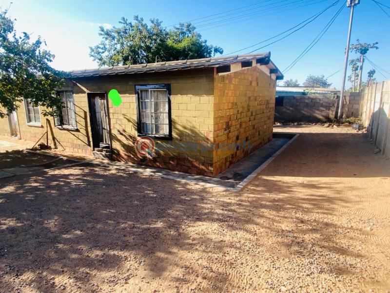 2 bedroom Houses For Sale Magwegwe North Magwegwe Bulawayo High-Density ...