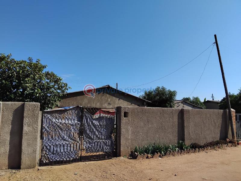 4 bedroom Houses For Sale Nketa 8 Nketa Bulawayo High-Density (PID ...