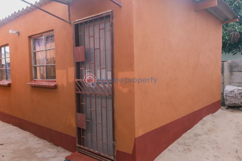4 bedroom Houses For Sale Chitungwiza Harare South (PID: 1PAAAK ...
