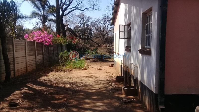 3 bedroom Houses For Sale Bulawayo South (PID: 4PAAAD) | Private Property