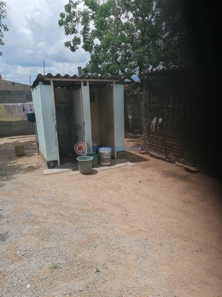 2 bedroom Houses For Sale Luveve Bulawayo High-Density (PID: 5PAAEM ...
