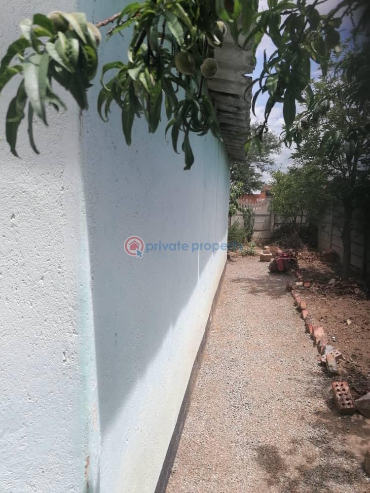 2 bedroom Houses For Sale Luveve Bulawayo High-Density (PID: 5PAAEM ...